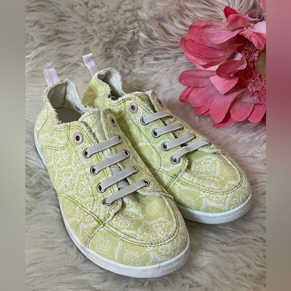 Vionic | Shoes | Vionic Beach Pismo Slipon Sneakers Yellow85 | Poshmark